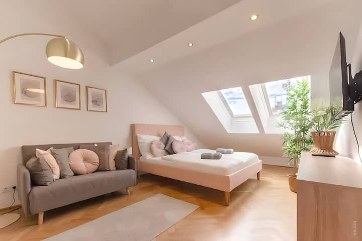 Spacious 4br Retreat - 8-min Walk To U1 Metro Stop - Viena