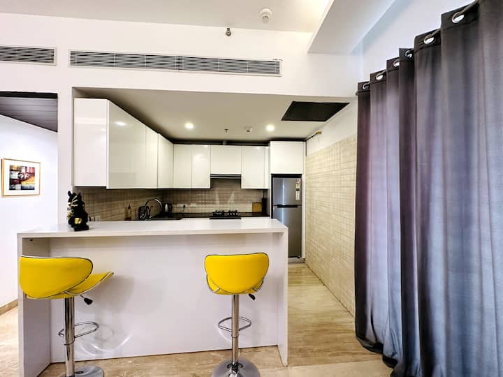 Stunning River View 2 Bedroom Apartment In Ncr - Noida