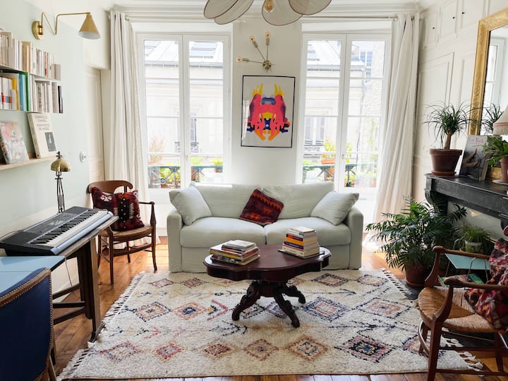 Paris, Appartement Lumineux Et Très Bien Situé - Paris