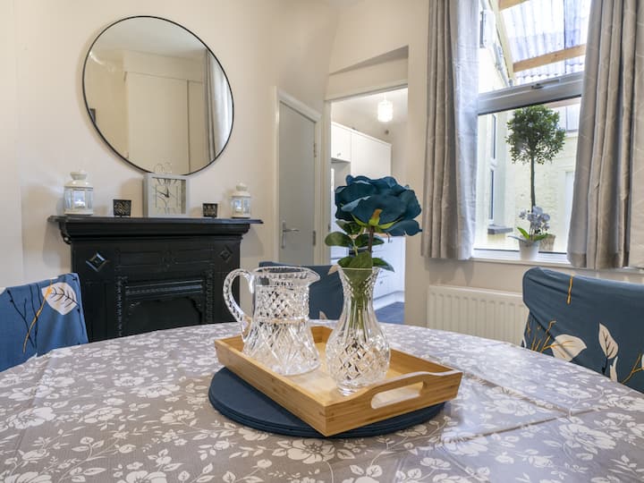 2 Bedroom Quiet Townhouse Perfect For City Break - Belfast
