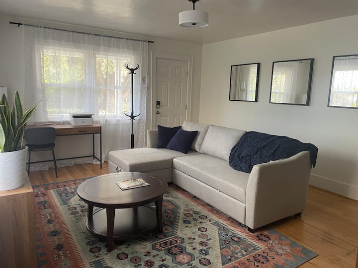 Laurelwood Cottage: Steps To Hayward, Ev Charger! - Eugene, OR