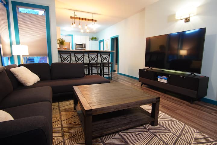 Spacious & Unique Soma Three Bedroom Apartment - San Francisco, CA