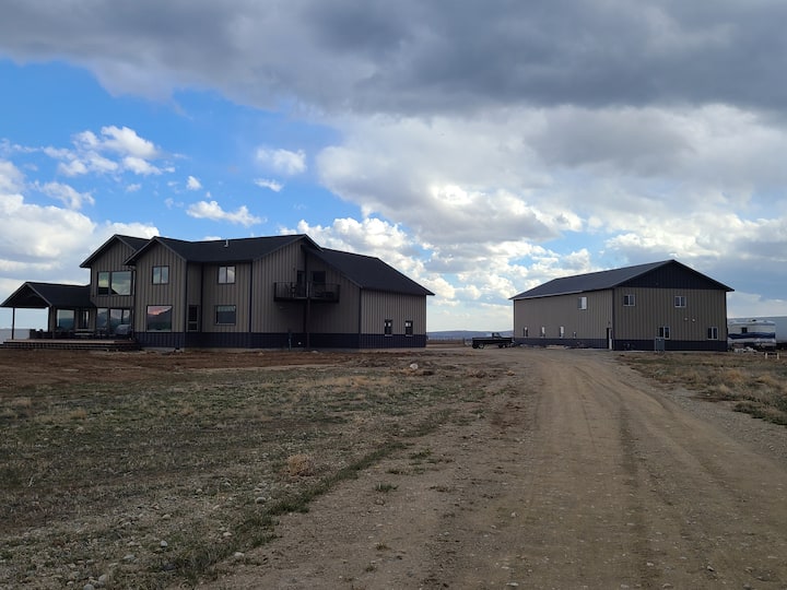 Sunset Traveler, Ski And Snowmobile Retreat. - Wyoming