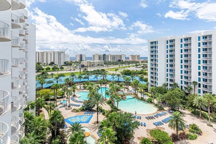 Eat. Swim. Play. Beautiful Palms Unit + View! - Destin, FL