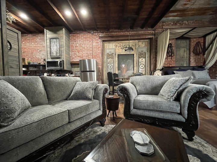 Hannibal Vacation Rentals | Airbnb