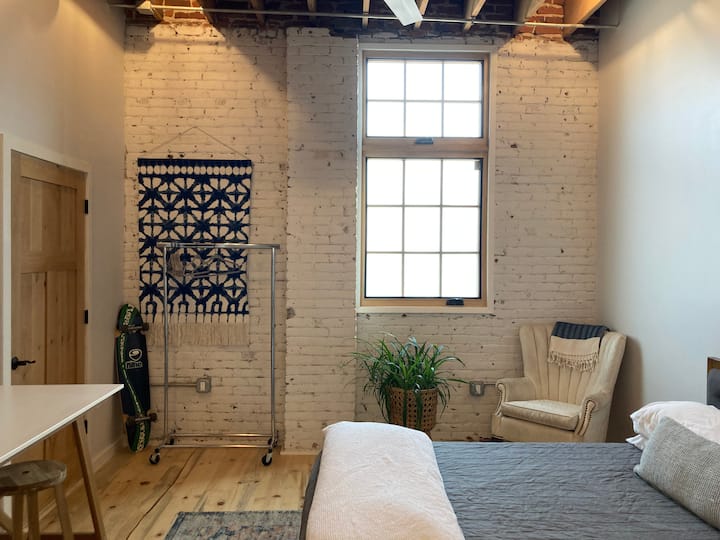 Cozy Private 1 Bedroom & Entrance W/ Kitchenette - Colorado