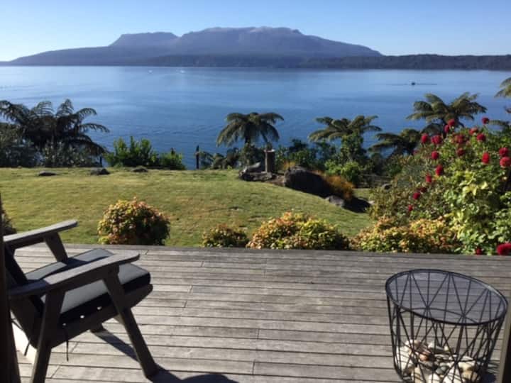Tarawera - Lovely Lake Edge Retreat With Kayaks - Rotorua