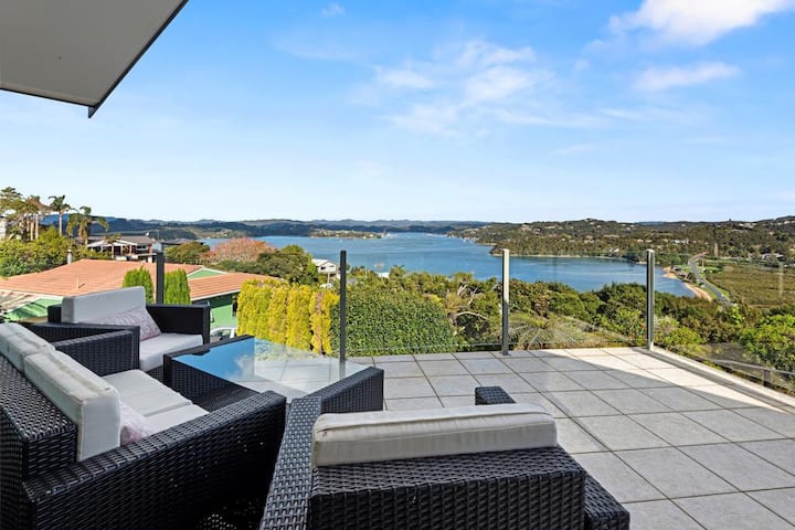 4 Bedroom Holiday Home With Fabulous Views - Paihia