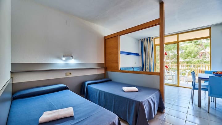 Apartamento Con Piscina - Tarragona, España