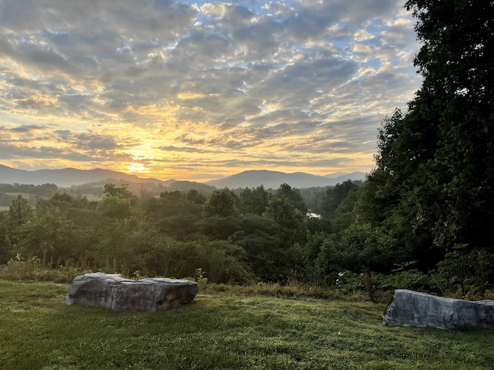 First Floor Condo With Mountain Views! - Townsend, TN