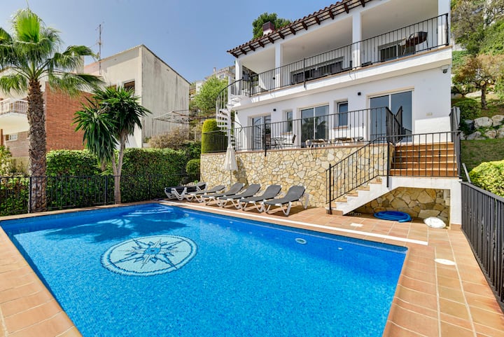 280 M² Villa ∙ 6 Schlafzimmer ∙ 14 Gäste - Blanes