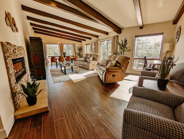 Sw Getaway-views | Deck | Games | 3k Sqft | Hiking - Sedona, AZ