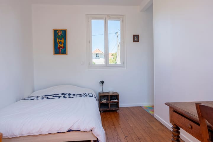 Chambre Dans Agréable Maison Proche De Rouen - Saint-Étienne-du-Rouvray