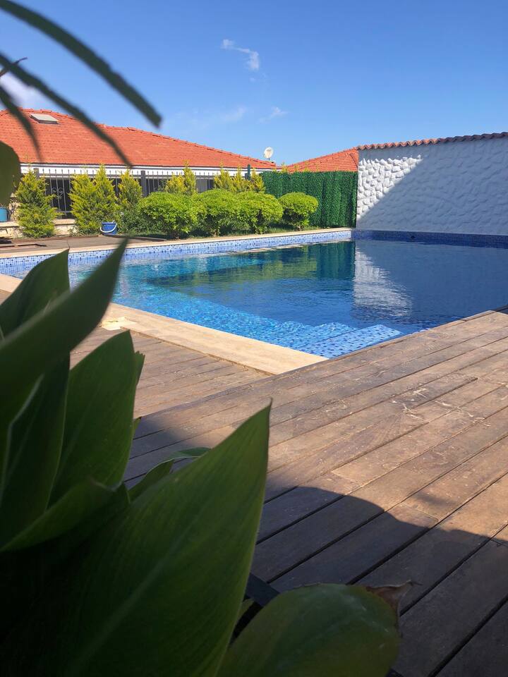 ÇEşme Havuzlu Tüm Villa - Çeşme