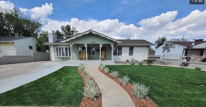 Fully Renovated Cozy Home - Pueblo, CO