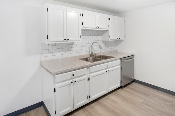 Modern Garden Style Apartments - Syracuse, NY