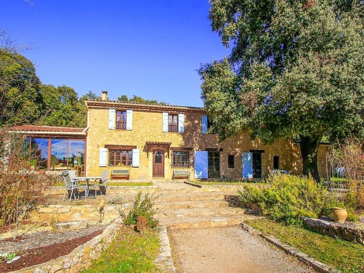 Bastide Provençale - Gîte De Groupe Avec Piscine - Var