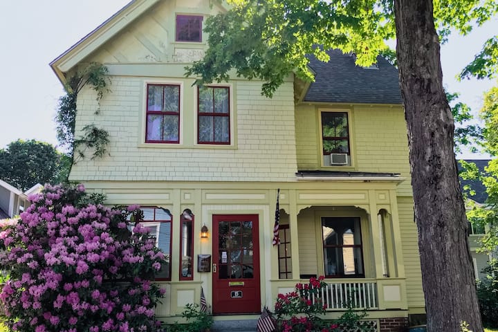 Bar Harbor - Beautiful In-town Home! - Bar Harbor, ME