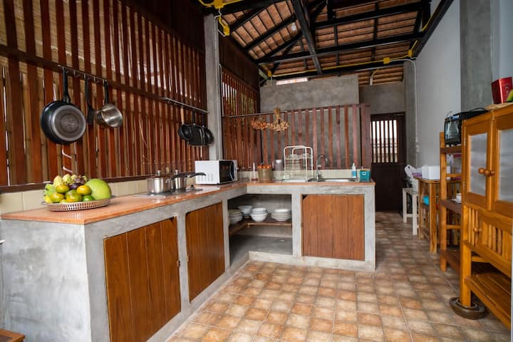 Private Room No.8 Of Colonial Local Huensrisuphan - 치앙마이