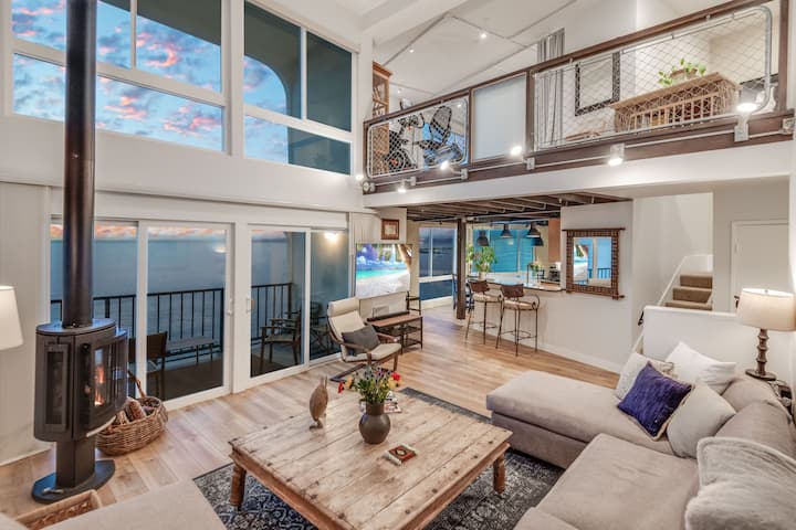 Gorgeous Waterfront Gem - Steps From The Beach - Redondo Beach, CA