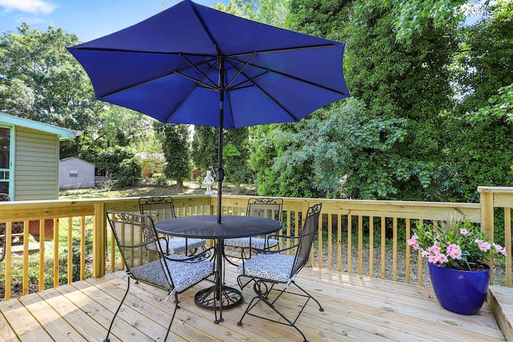 Spring Special, Remodeled 3 Br, King, Deck - Marietta, GA