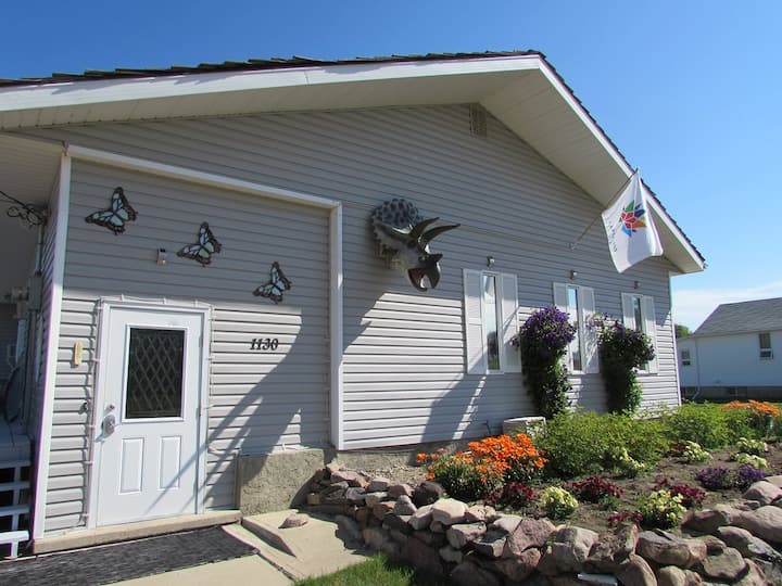 Lower Turret Adult Friendly Family Suite - Drumheller