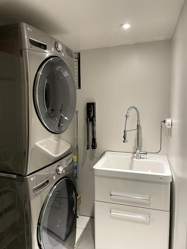 Morden 2 Bedrooms Basement Home Away From Home - マーカム