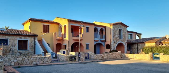 Delizioso Appartamento A 300mt Dalla Spiaggia. - Budoni