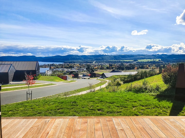 Modern 2br Home With Lake And Sunset Views - Lake Taupo