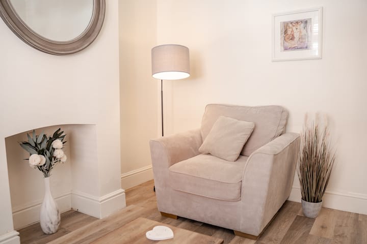Spacious Family Home In Popular Suburb Hoole - Chester