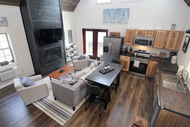 On The Rocks Cabin--private Luxury Cabin W Hot Tub -