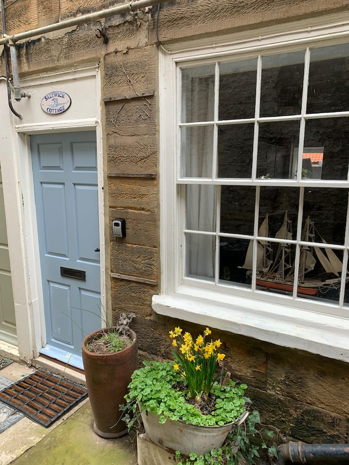 Saltwick Cottage - 휘트비