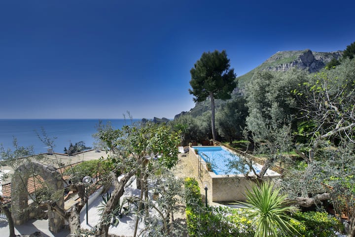 Villa Marianna: Sea View, Pool & Tennis In Nerano - Capri