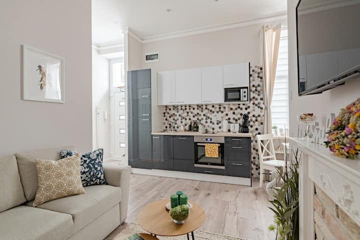 Luxury White By The Synagogue - Budapest