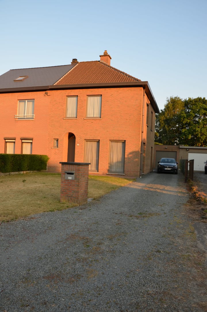 Spacious Home For 9p - Aalst