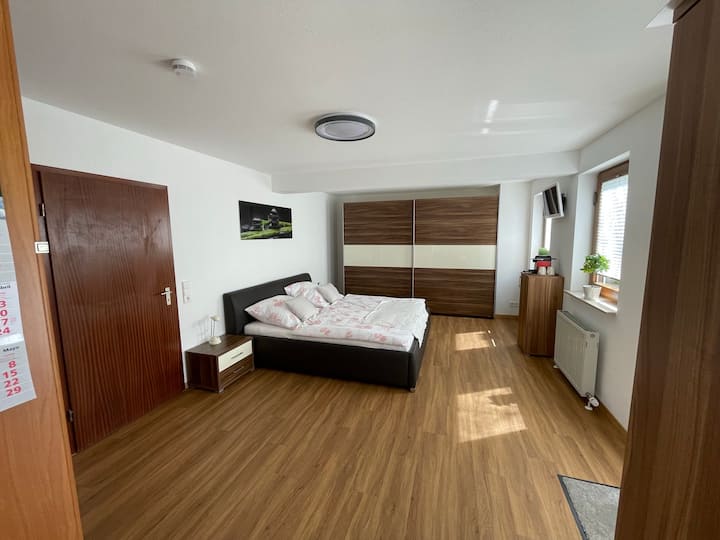 Schönes Zimmer Mit Eigenem Bad In Ot Bissingen - Bietigheim-Bissingen