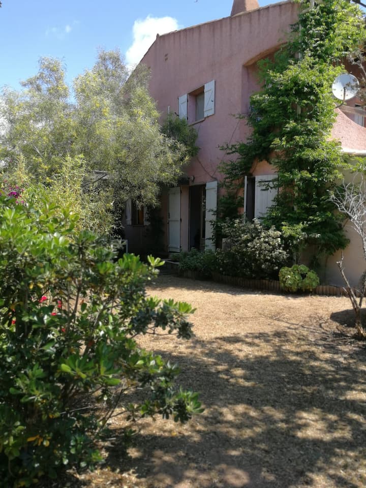 Appartement Rdc 80m2 Dans Une Villa En Bord De Mer - Porto-Vecchio