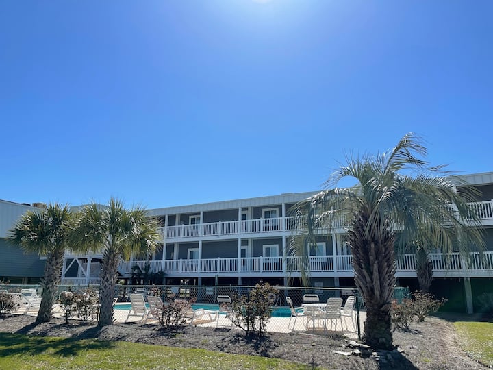 2 Bedroom & Pool•steps Away From Beach Access - Ocean Isle Beach, NC