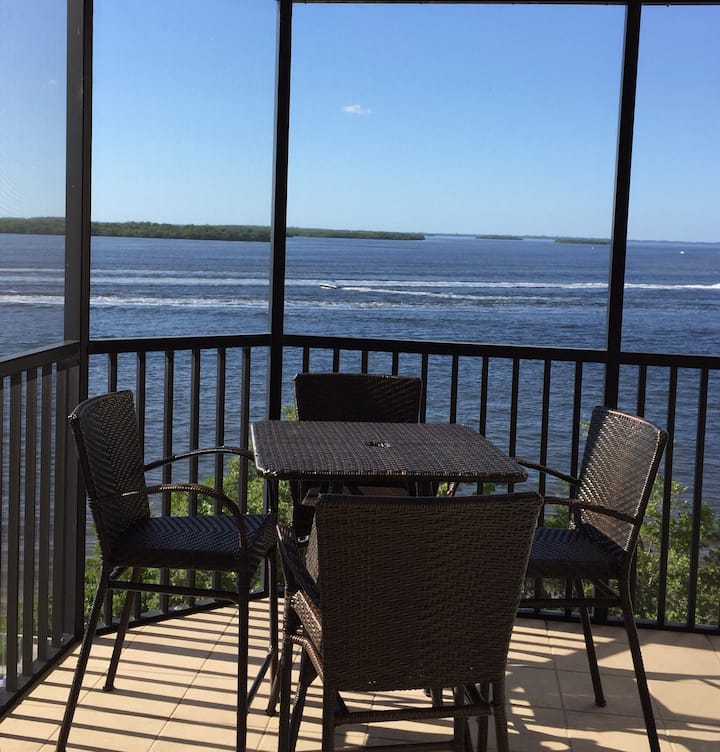 Beach Front Condo At Sanibel Harbour Resort - Punta Rassa, FL