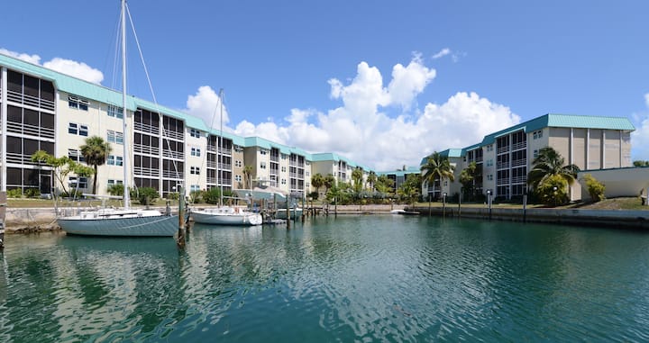 Lovely 1 Bed 1 Bath Studio Apartment With A Pool. - Freeport