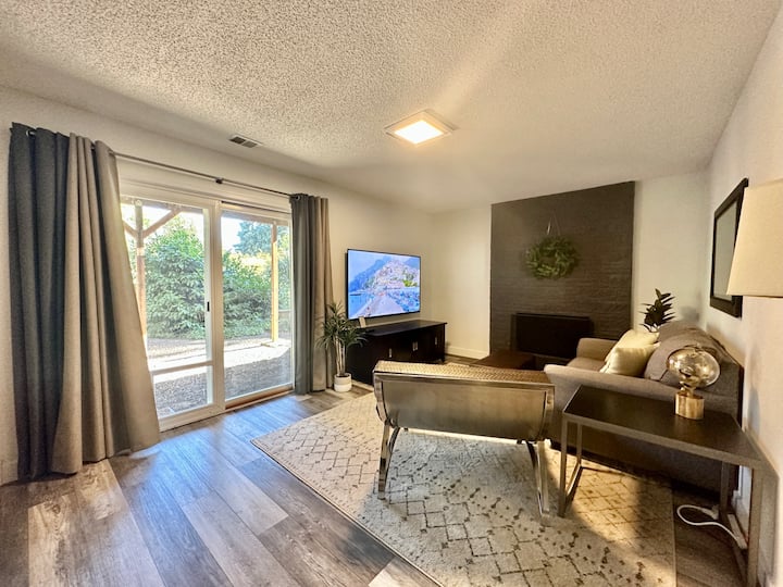 Hideaway Oasis | Family & Pet Friendly - Beaverton, OR