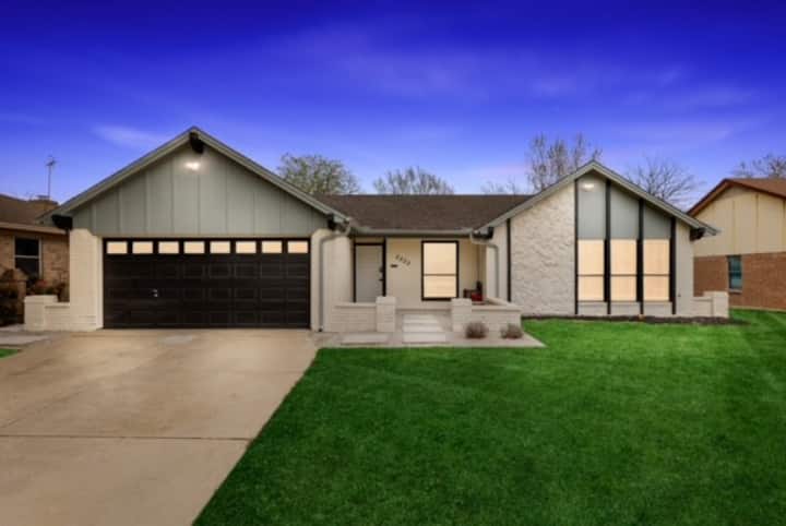 Grand Prairie Near Arlington Entertaiment District - Grand Prairie, TX