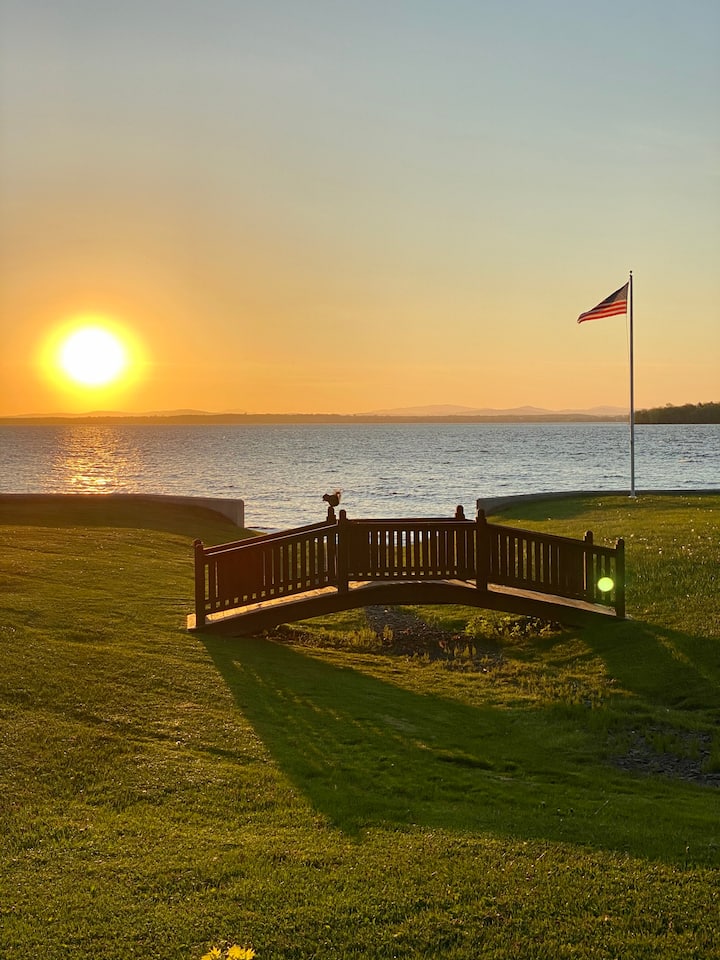 Cozy-private 2 Bedroom Lake Champlain Cottage - Plattsburgh, NY