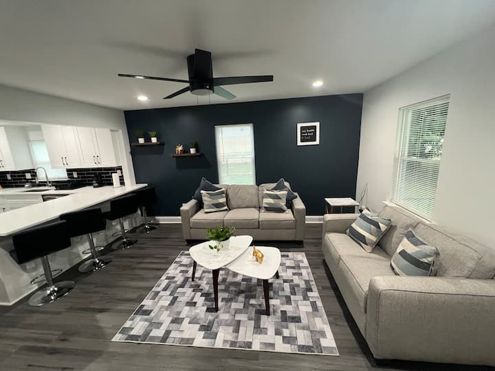 Fully Remodeled 4 Bedroom 3 Bath Home Dtgreenville - Greenville, SC