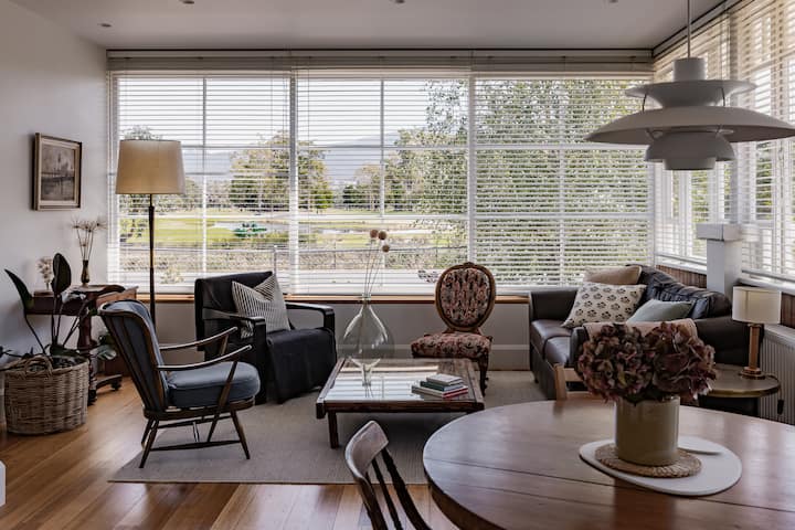 Peaceful Seaside French Cottage- Golf&river Views - Kingston, Australia