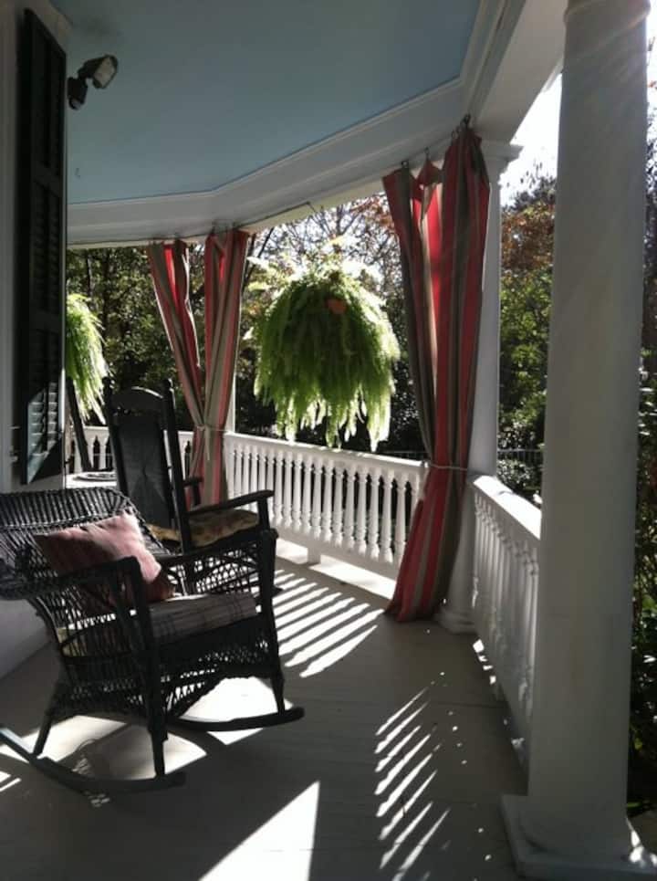 Historic Artists Home In Old Town Brunswick - Brunswick, GA
