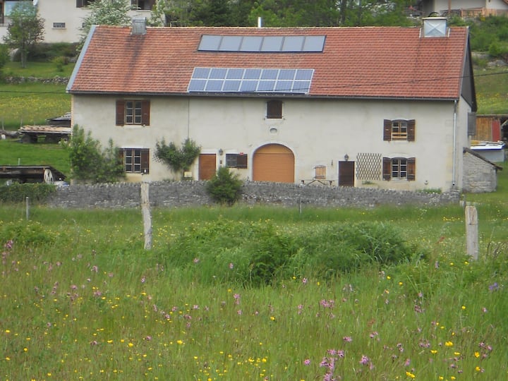 Gîte Des Planets - Lac de Vouglans