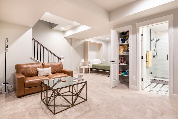 Basement Suite In Modern Townhouse - No Clean Fees - Fort Collins, CO
