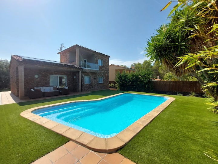 Agradable Casa A Pals Amb Piscina - Pals