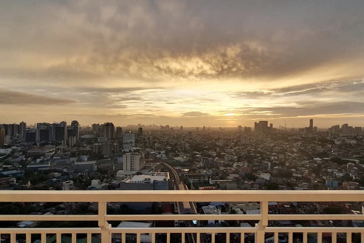 Modern And Cozy 2-bedroom Condo In Prime Location - Quezon City